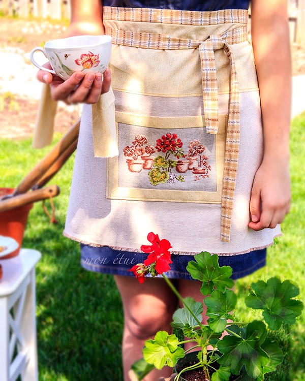 Spring Apron "Geranium" - Haori Taiwan【Fabric design house from Taiwan】